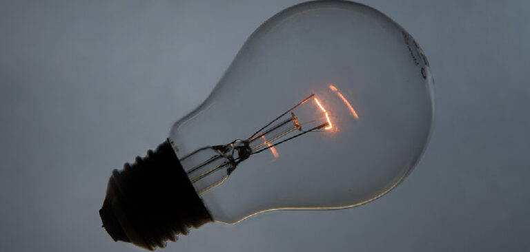 How to Clean Corroded Light Bulb Sockets in 08 Steps (2024)